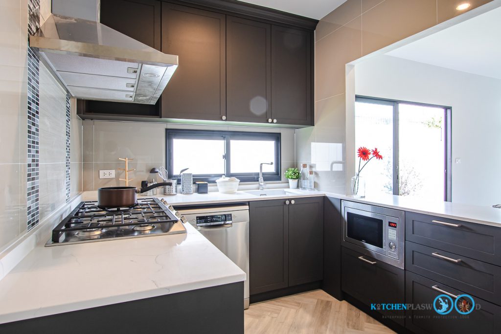 Premium Classic U-Shape Kitchen • KITCHENFORM