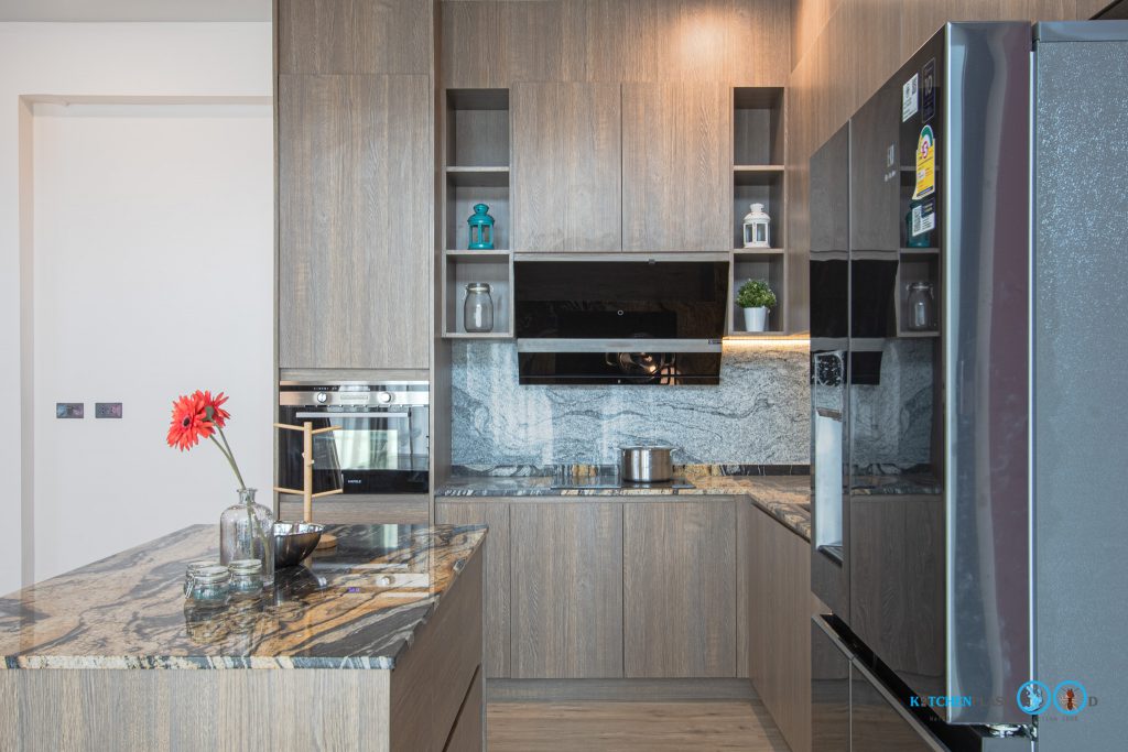 ชุดครัวลายไม้โอ๊ก Oak Wood Pattern สวยมีเอกลักษณ์ • KITCHENFORM