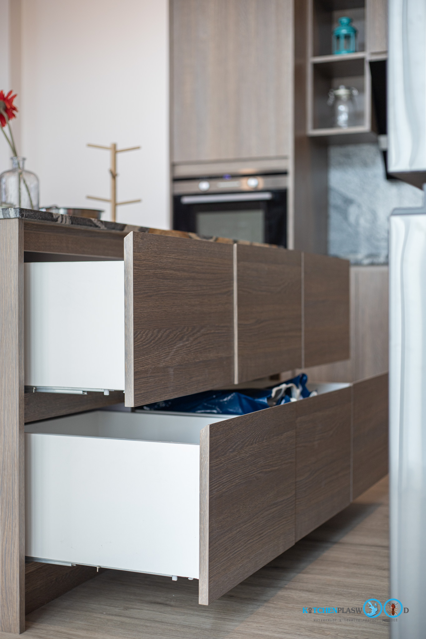 ชุดครัวลายไม้โอ๊ก Oak Wood Pattern สวยมีเอกลักษณ์ • KITCHENFORM