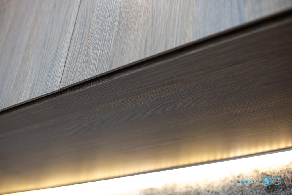 ชุดครัวลายไม้โอ๊ก Oak Wood Pattern สวยมีเอกลักษณ์ • KITCHENFORM